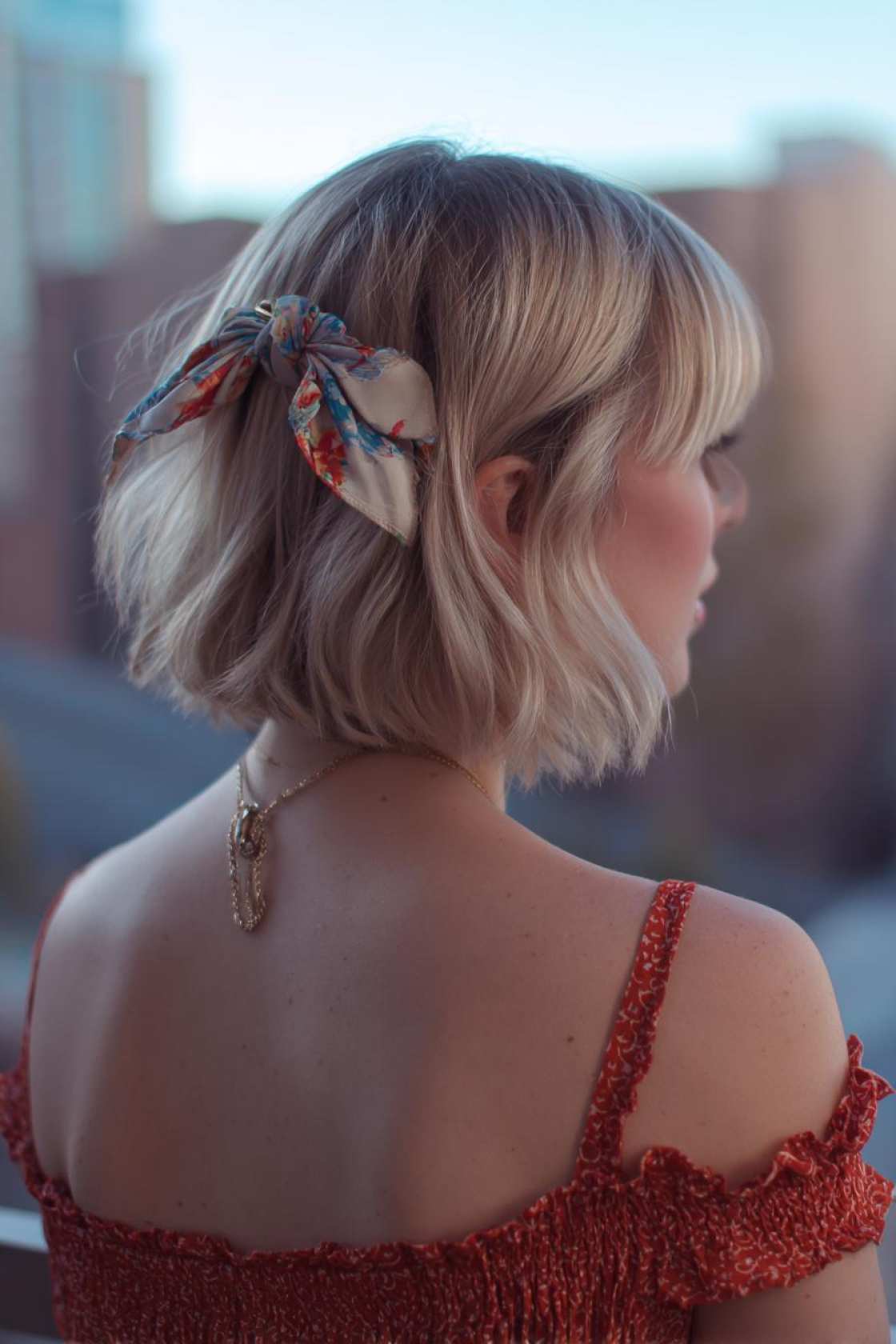 19+ Cute Summer Hairstyles for Short Hair (Beachy Bobs & Clips!) - Glam ...